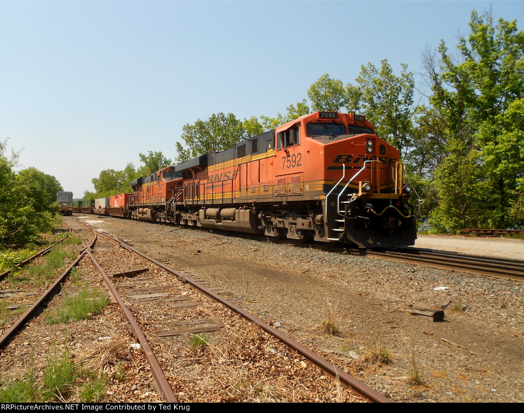 BNSF 7592 & 7393